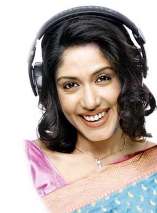 Mamathi Chari Photos: Find Latest HD Images, Pictures, Stills & Pics ...