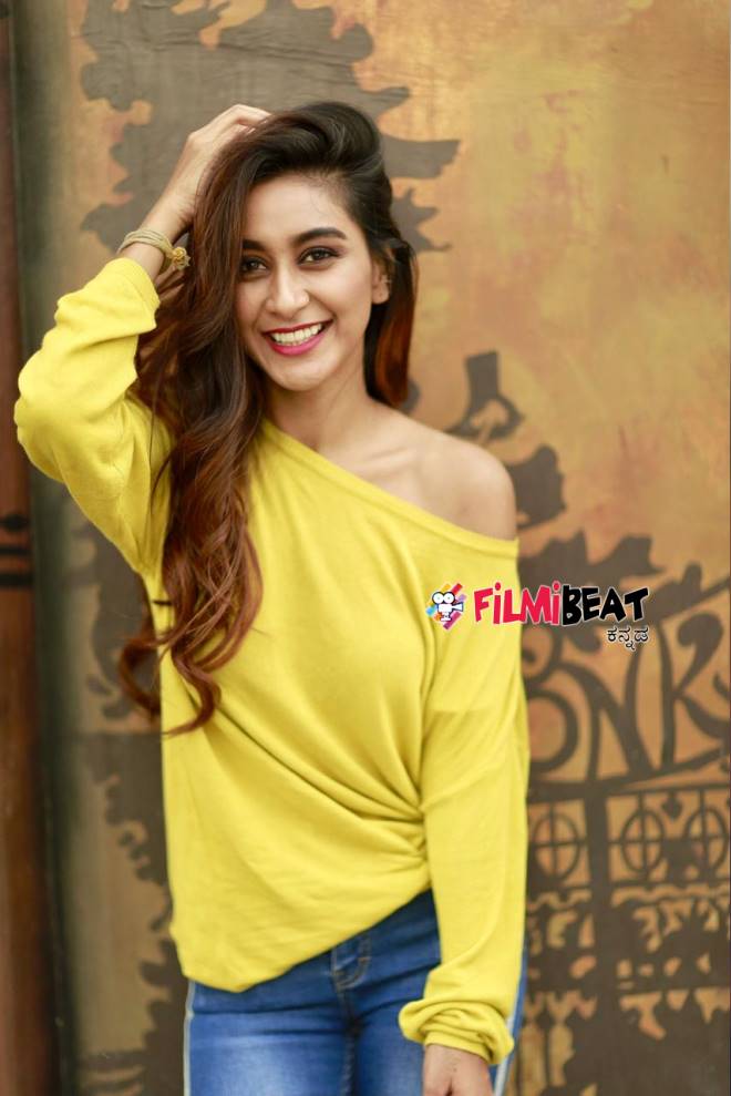 Sravya Photos: Find Latest HD Images, Pictures, Stills & Pics - Filmibeat