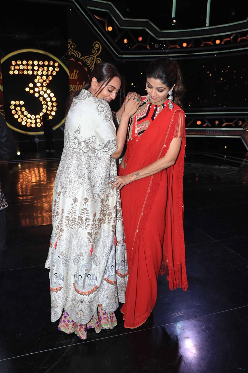 Kalank Movie Promotion On The Sets Of Super Dancer Chapter 3 Photos ...