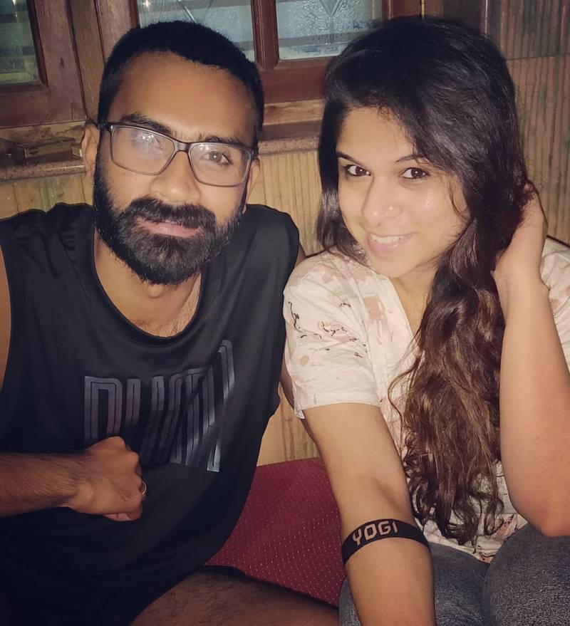 Kannada Actor Loose Maada Yogesh And Sahitya Romantic Photos - Filmibeat