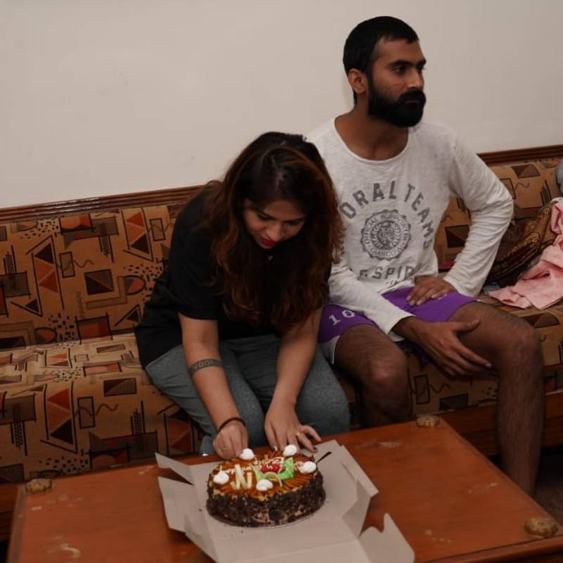 Kannada Actor Loose Maada Yogesh And Sahitya Romantic Photos - Filmibeat