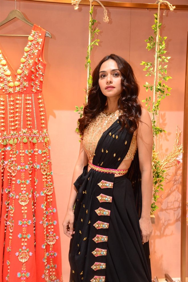 Shamita Shetty, Amrita Puri & Amruta Khanvilkar At Pernia's Pop Up ...