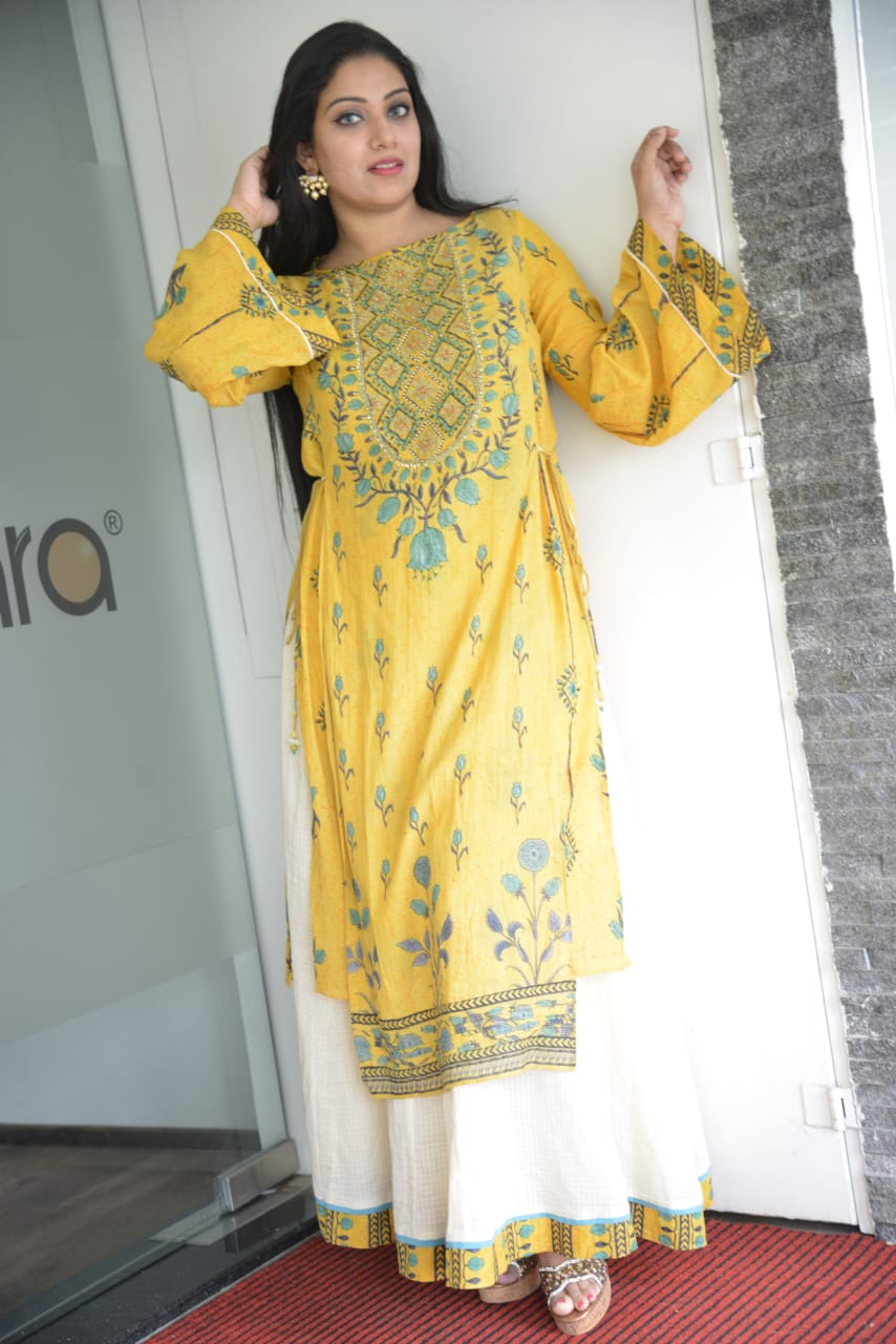 Avanthika Mohan Photos: Find Latest HD Images, Pictures, Stills & Pics ...