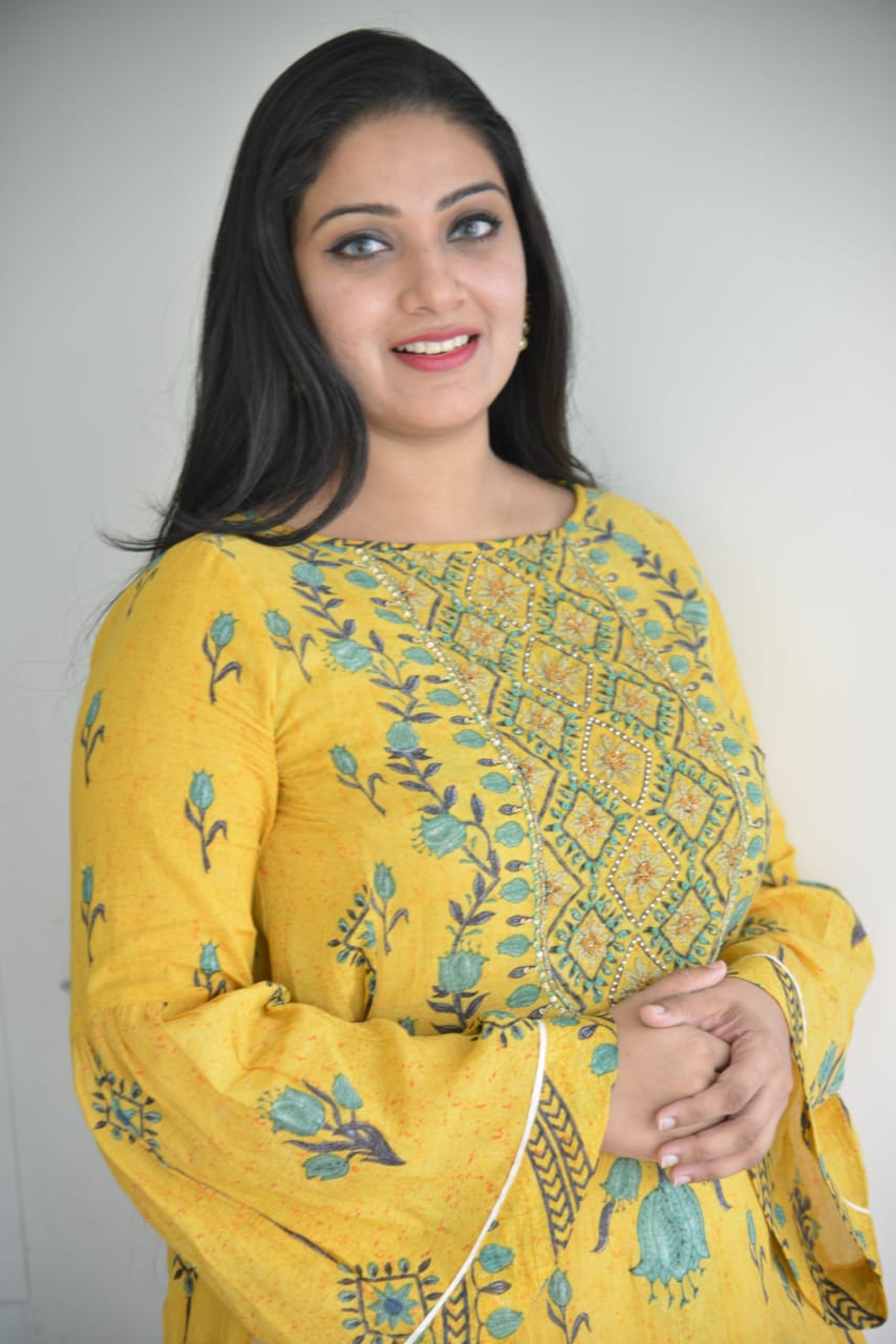 Avanthika Mohan Photos: Find Latest HD Images, Pictures, Stills & Pics ...