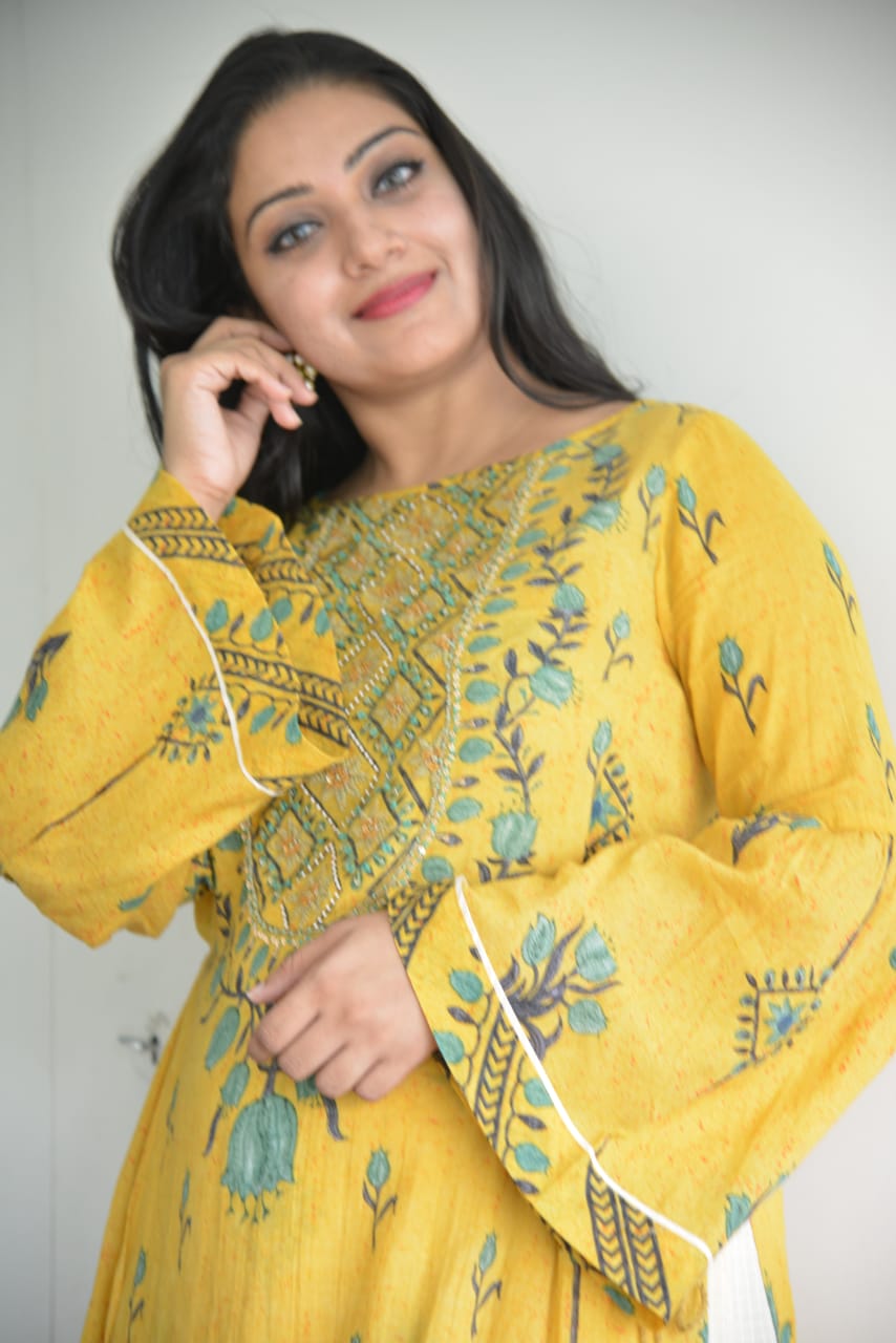 Avanthika Mohan Photos: Find Latest HD Images, Pictures, Stills & Pics ...