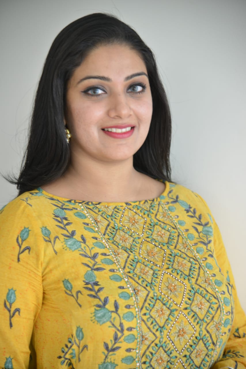 Avanthika Mohan Photos: Find Latest HD Images, Pictures, Stills & Pics ...