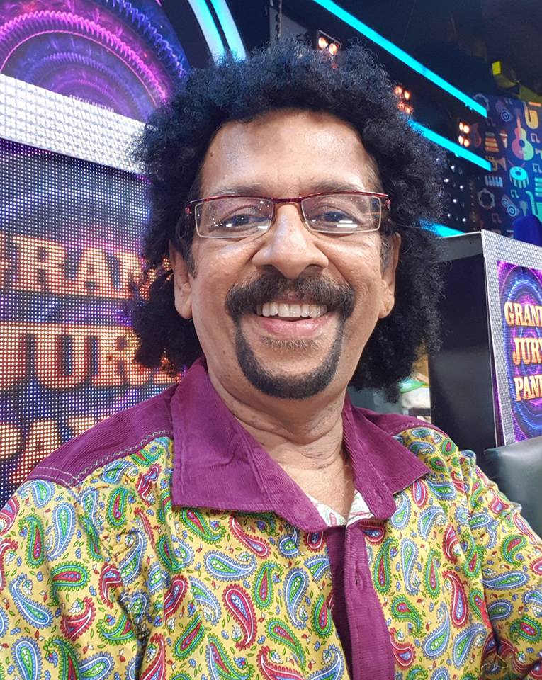 Bigg Boss Season 3 Contestant Singer Mohan Vaidya Unseen Photos - Filmibeat