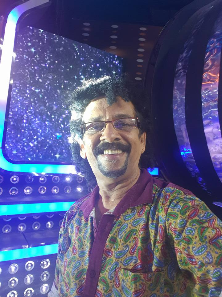 Bigg Boss Season 3 Contestant Singer Mohan Vaidya Unseen Photos - Filmibeat