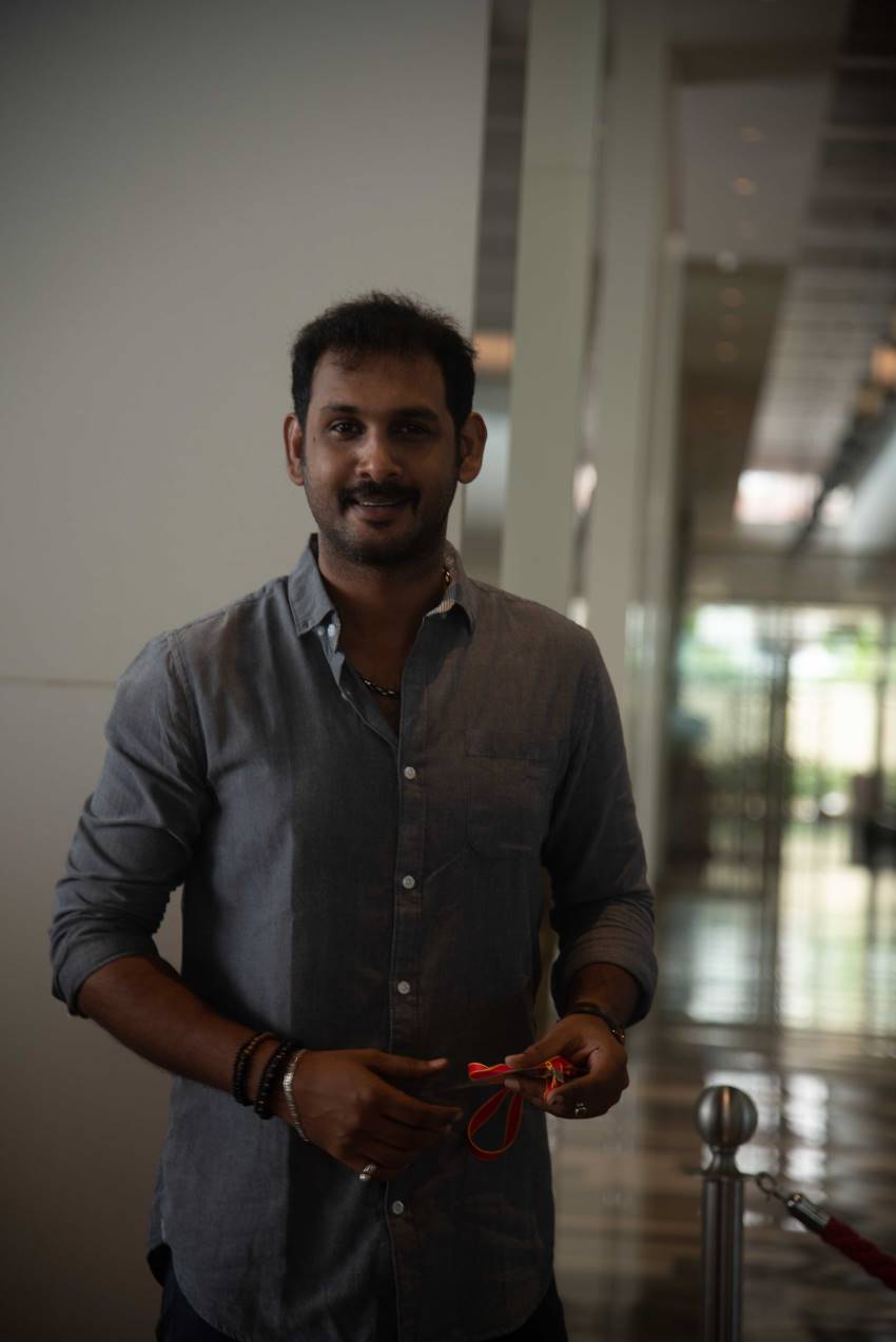 Kailash Photos | Kailash Latest HD Pics |Kailash New Images - Filmibeat