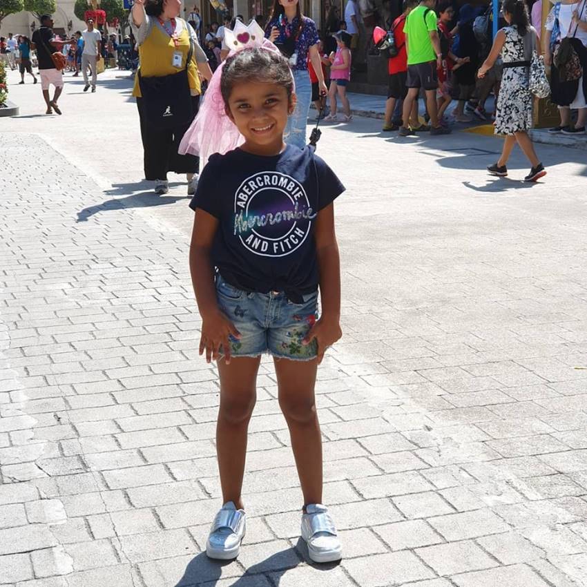 Sri Murali Enjoys Vacation In Singapore With His Family Photos - Filmibeat