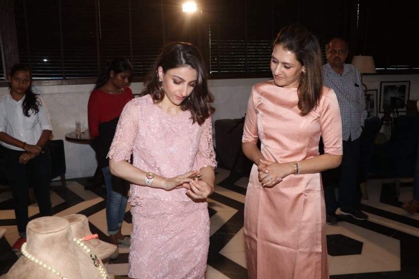 Soha Ali Khan At The Launch Of Aditi Amin Collection - Filmibeat
