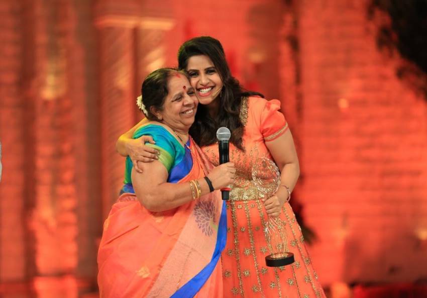 Anushree Family And Unseen Photos - Filmibeat