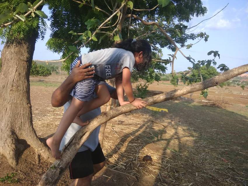 Child Artist Sharvari Unseen Photos - Filmibeat