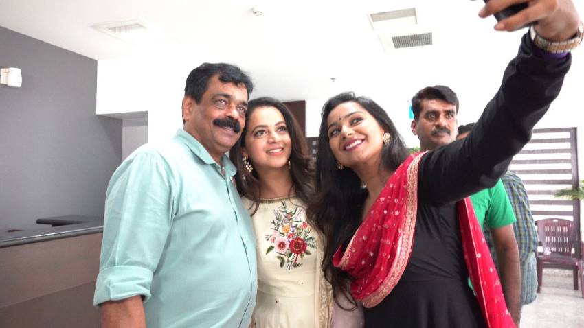 Malayalam Actor Hemanth Menon Enters Wedlock With Alina - Filmibeat