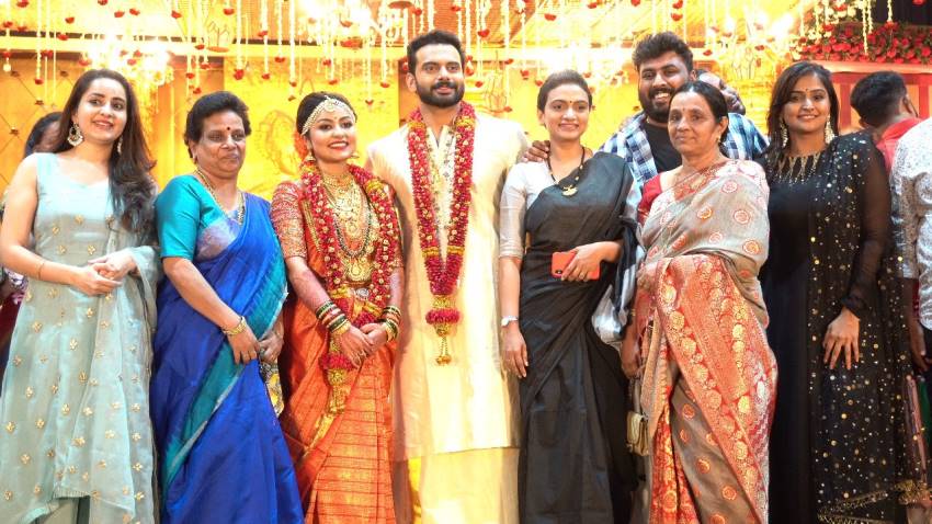 Malayalam Actor Hemanth Menon Enters Wedlock With Alina - Filmibeat