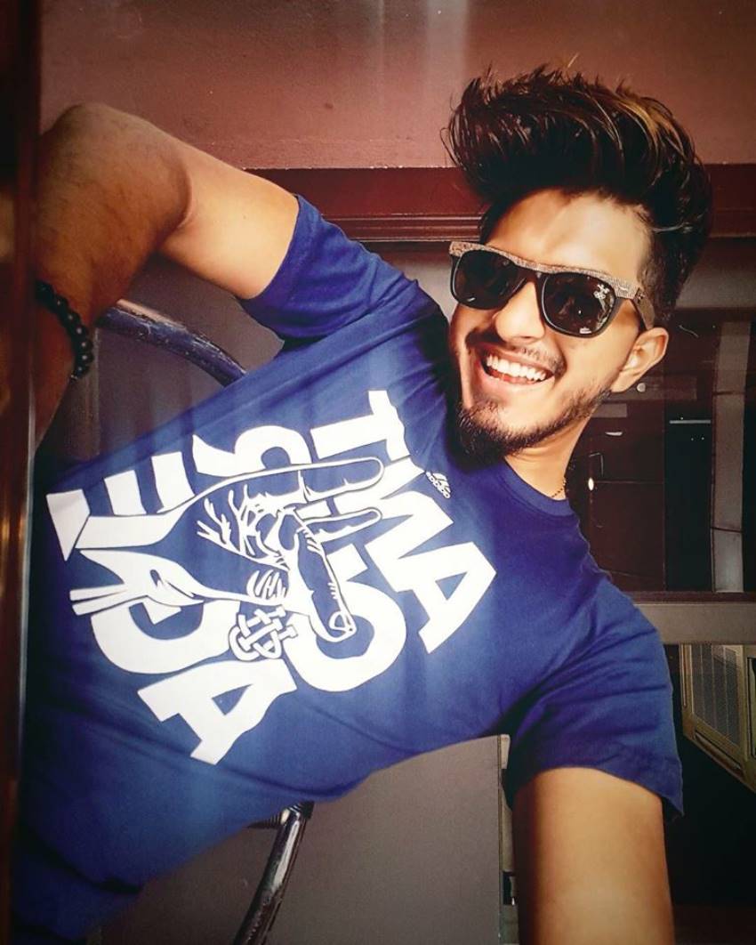 Bigg Boss Tamil 3 winner Mugen Rao Unseen Photos - Filmibeat