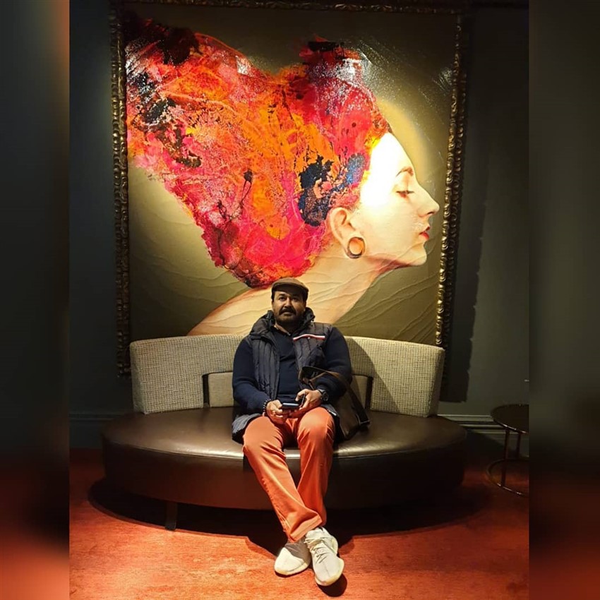 Mohanlal And His Wife Suchitra Mohanlal Enjoying Her Vacation At New ...