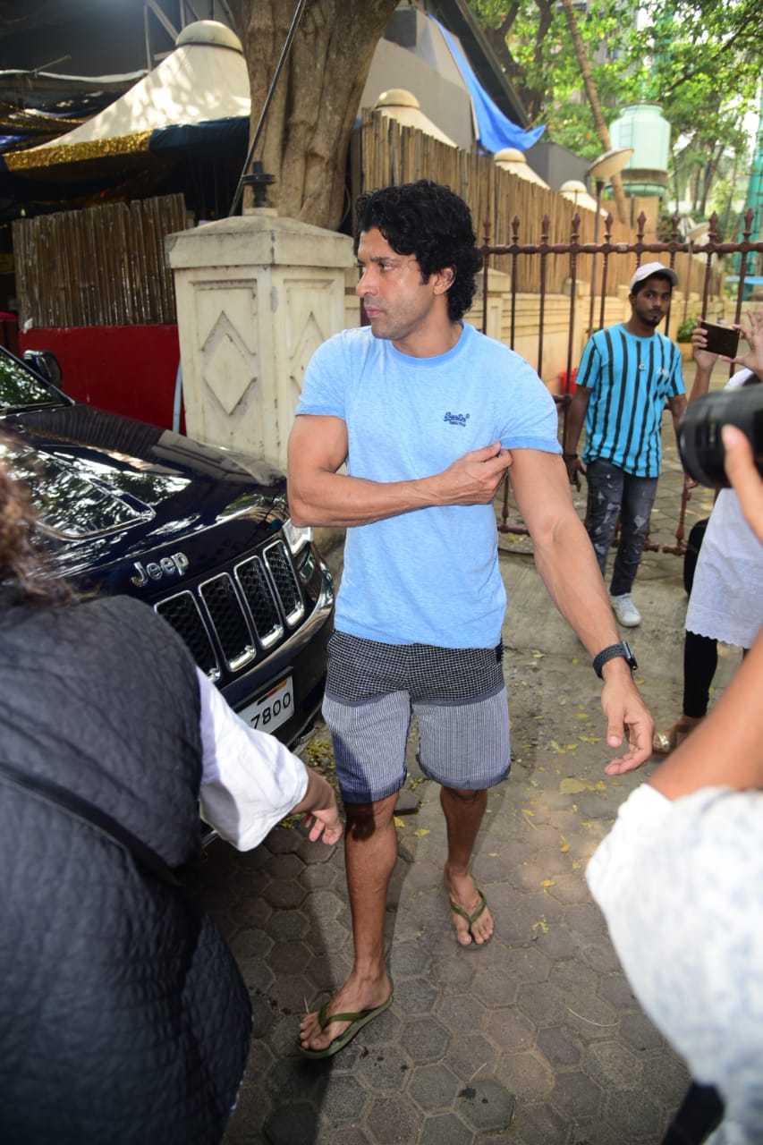 Shaukat Kaifi Funeral Photos - Filmibeat