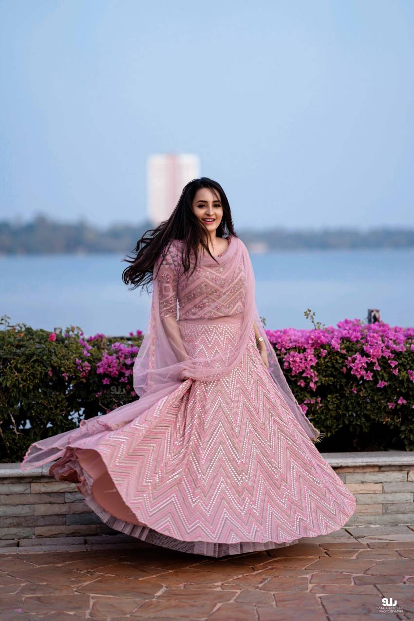 Actress Bhama And Businessman Arun Engagement Photos - Filmibeat