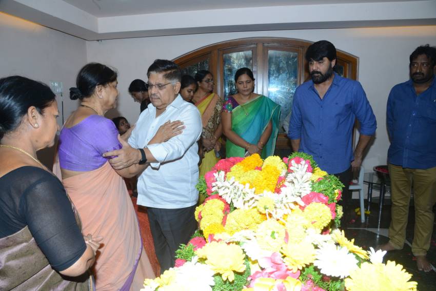Celebs Pay Condolence To Srikanth Father Parameswara Rao Photos - Filmibeat