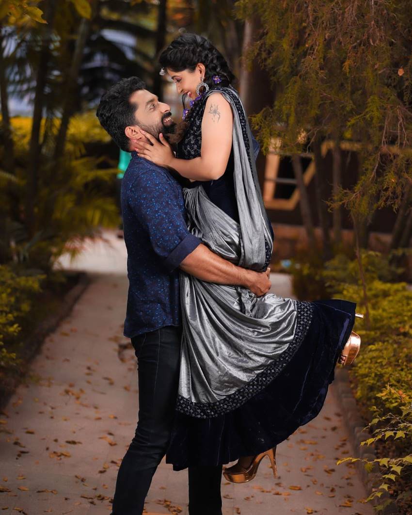 Radhika Rao And Aakarsh Wedding Photos - Filmibeat