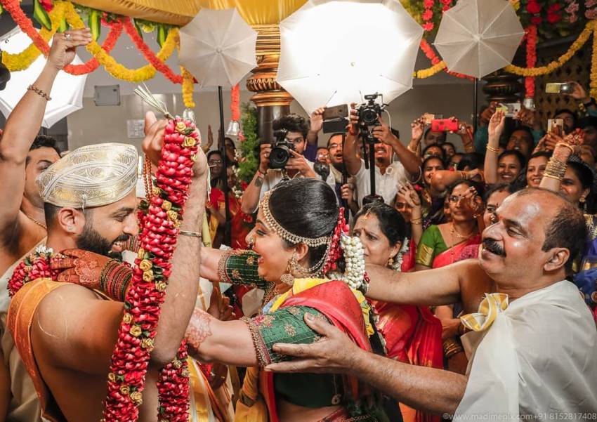 Radhika Rao And Aakarsh Wedding Photos - Filmibeat