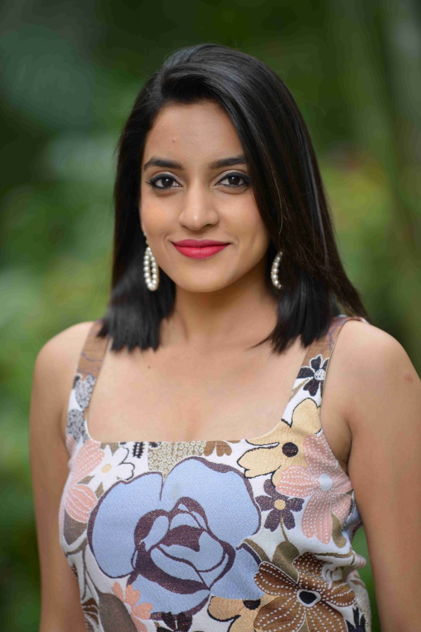 Aditi Rao Photos: Find Latest HD Images, Pictures, Stills & Pics ...