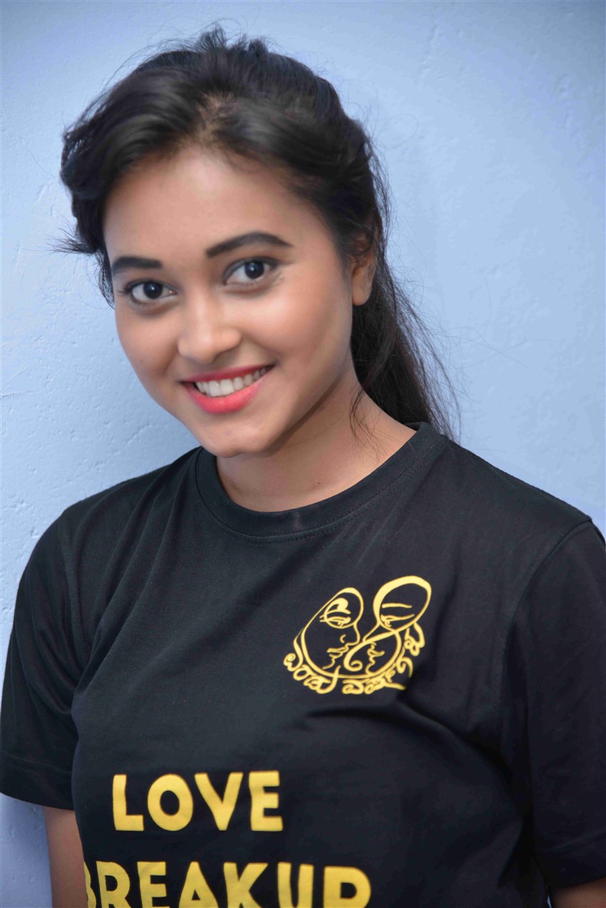 Ameeta Kulal Photos: Find Latest HD Images, Pictures, Stills & Pics ...