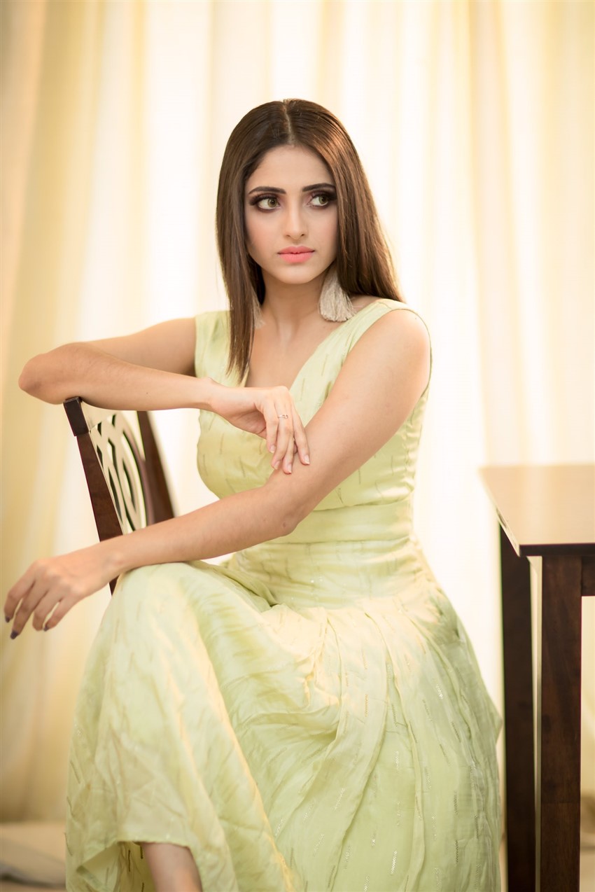 Ayesha Photos: Find Latest HD Images, Pictures, Stills & Pics - Filmibeat