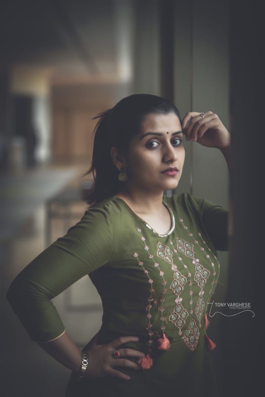 Sarayu Photos | Sarayu Latest HD Pics |Sarayu New Images - Filmibeat