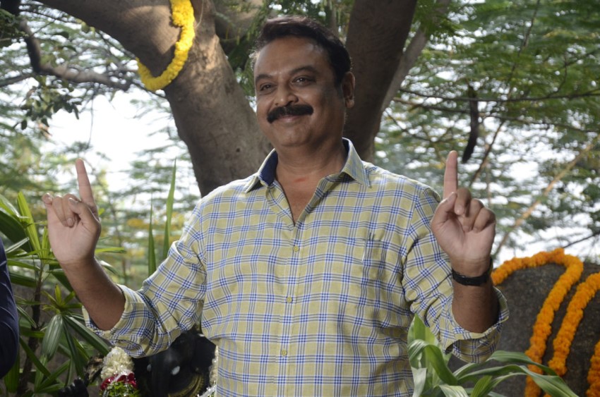 Andaru Bagundali Andulo Nenundali Movie Opening - Filmibeat
