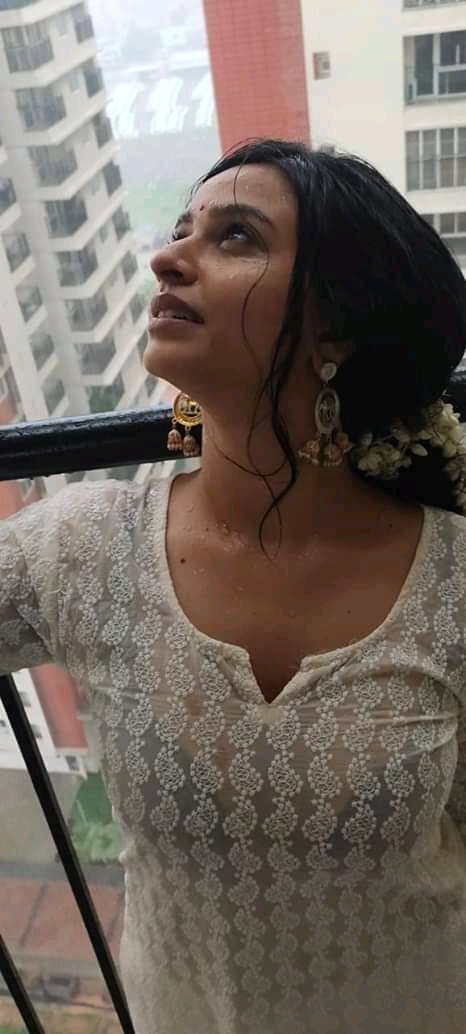 30+ Divya Ganesh Photos: Find Latest HD Images, Pictures, Stills & Pics ...