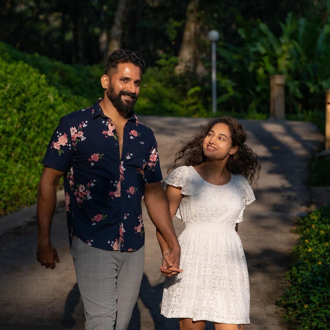 Actor John kokken And Pooja Ramachandran 2021 Romantic Holiday Photos ...