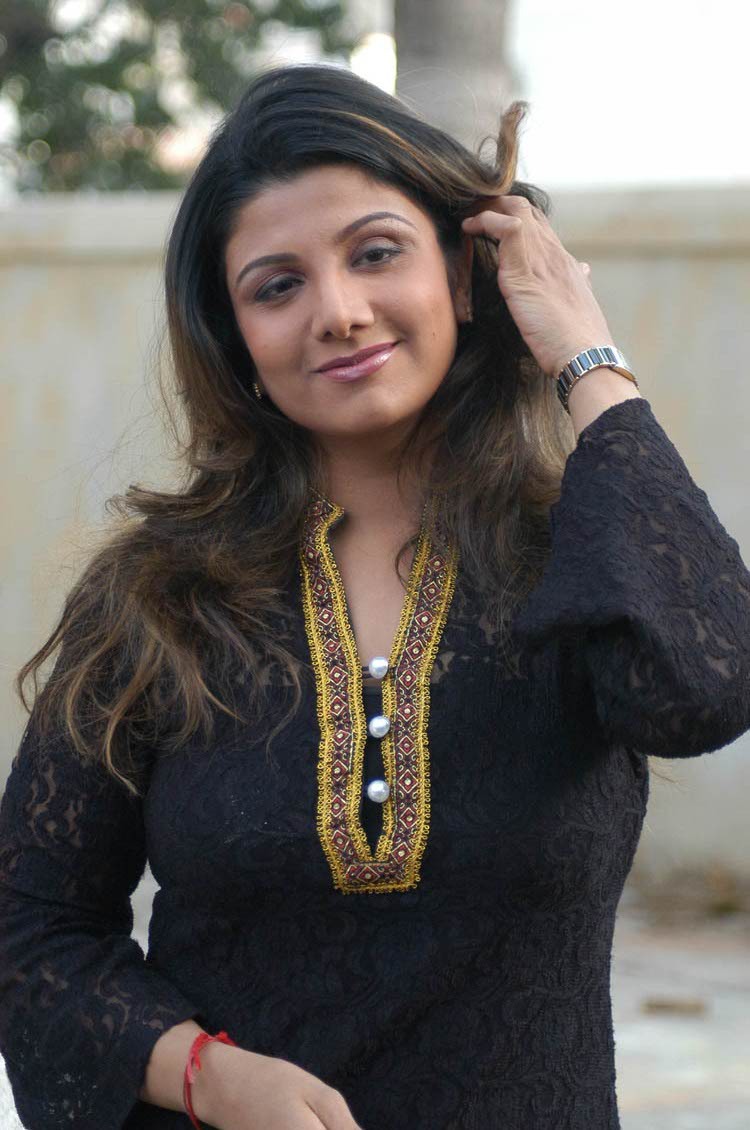 Rambha Photos | Rambha Latest HD Pics |Rambha New Images - Filmibeat