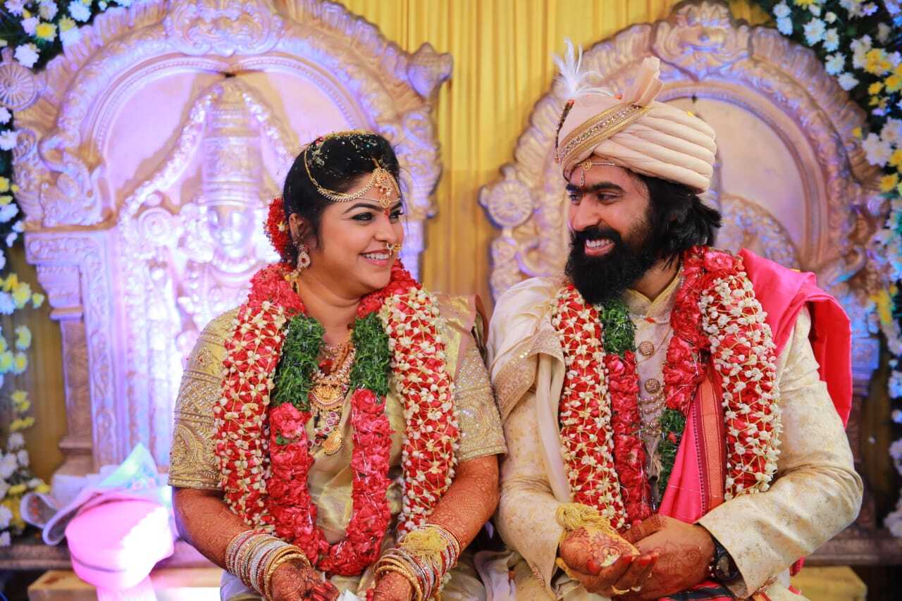 Ashish Gandhi Marries Nikitha - Filmibeat