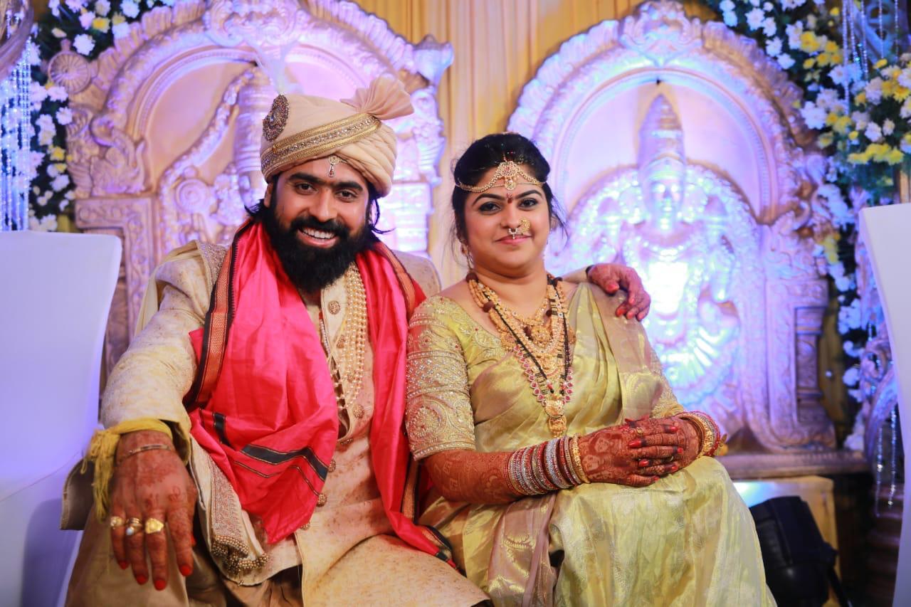 Ashish Gandhi Marries Nikitha - Filmibeat