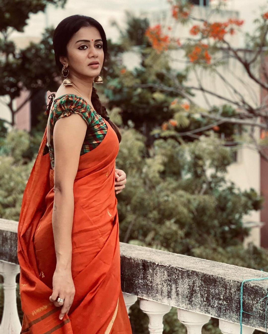 ராணி மகாராணியாக மாறிய பிரபல தொகுப்பாளினி.. கண்கொள்ளா அழகை பார்த்து ...