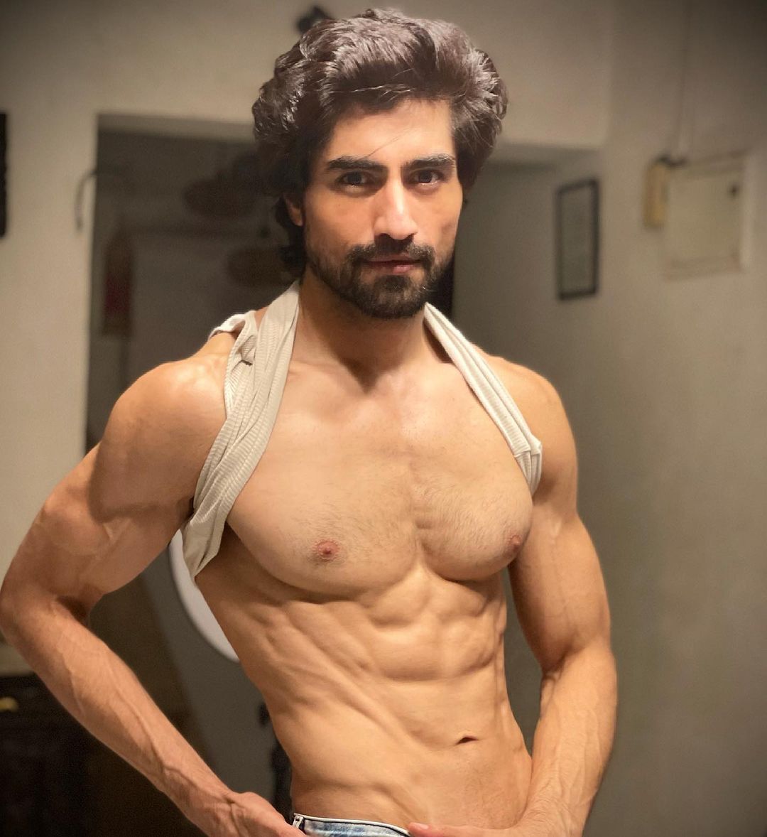Harshad Chopda Wows Fans With His Latest Pictures - Filmibeat