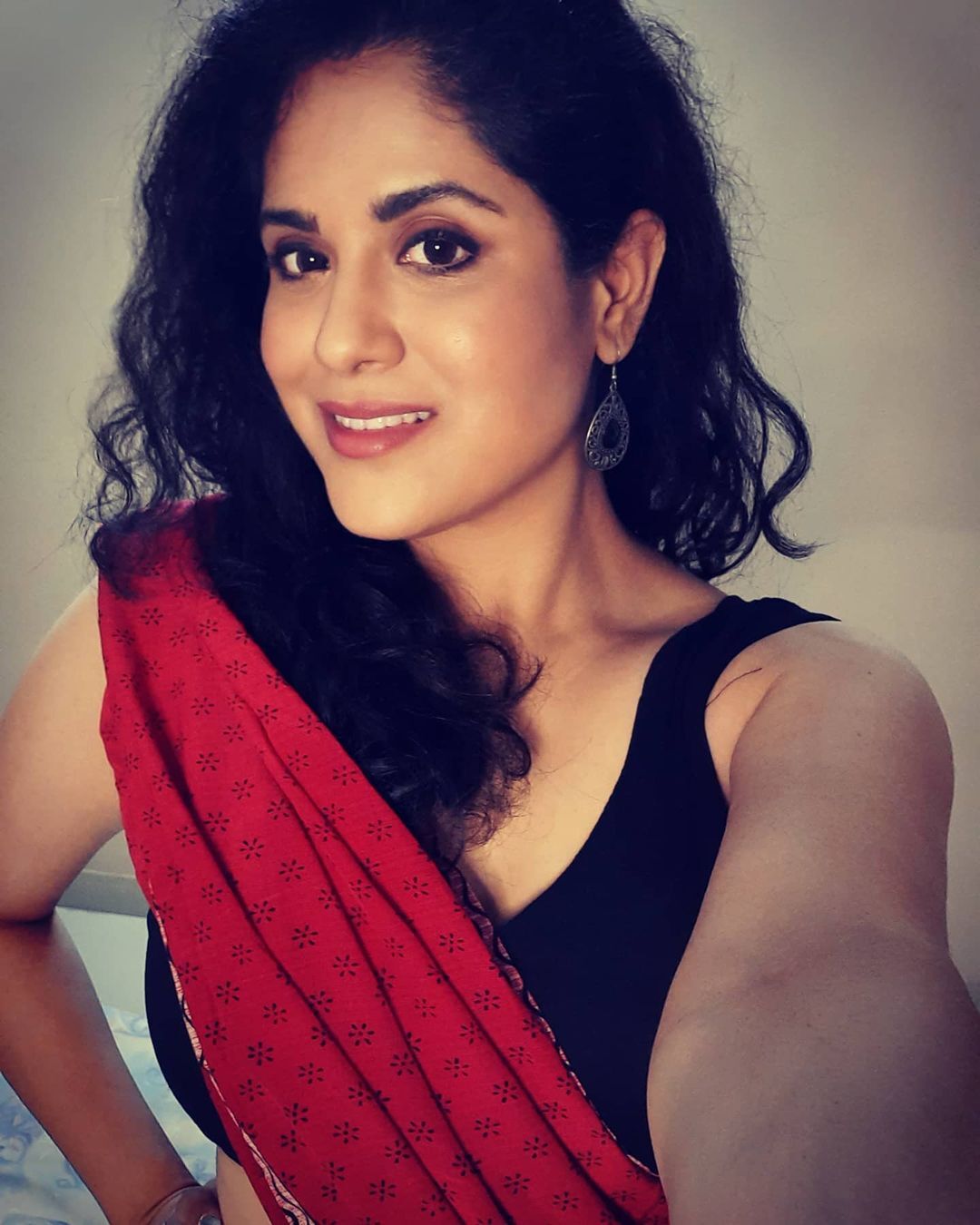 നേഹയുടെ ഗ്ലാമര്‍ സെല്‍ഫികള്‍; ചിത്രങ്ങള്‍ കാണാം | Neha Iyer Cool Pics ...