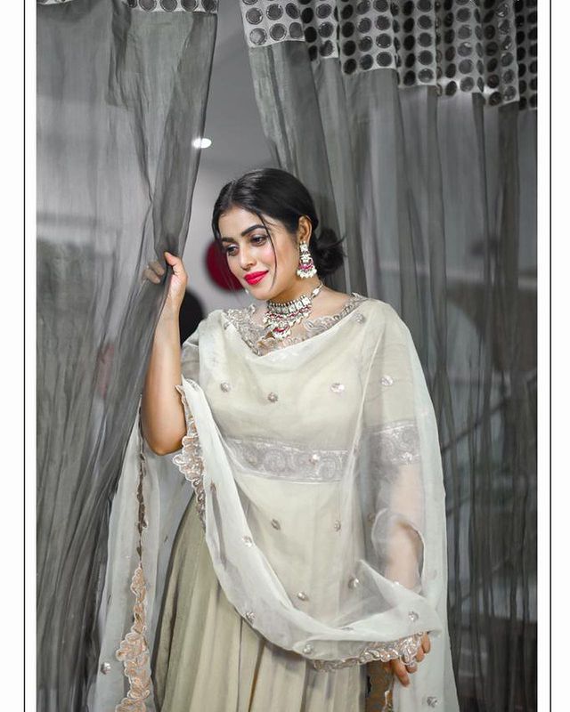 அசர வைக்கும் அழகில் நடிகை பூர்ணா...க்யூட் ஃபோட்டோஸ் | Actress Purna ...