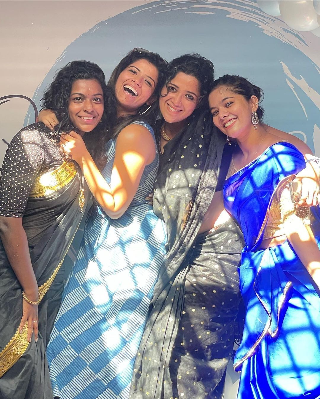 കുടുംബത്തിനോടൊപ്പം പിറന്നാൾ ഗംഭീരമാക്കി അമൃത സുരേഷ്, ചിത്രം കാണൂ ...