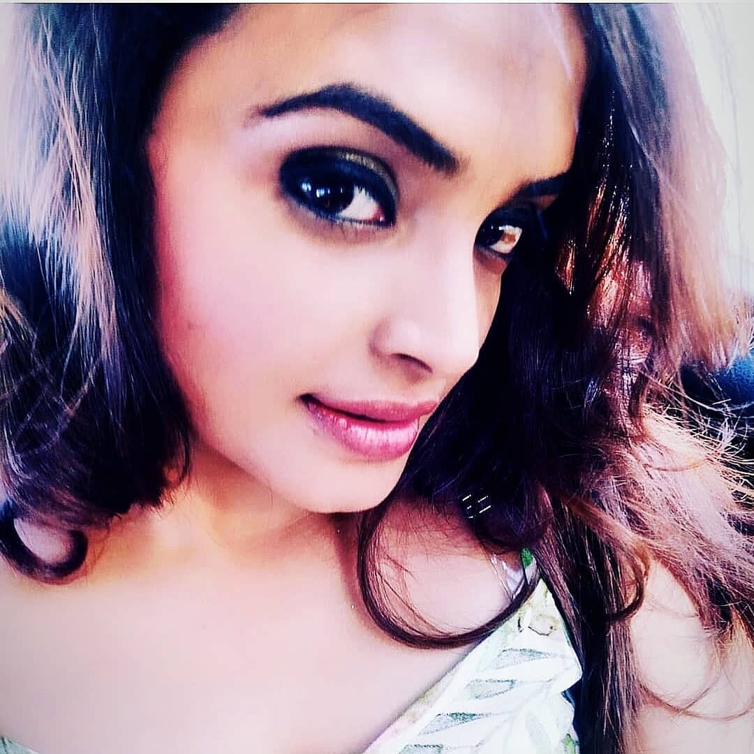 Sarayu Roy Photos: Find Latest HD Images, Pictures, Stills & Pics ...