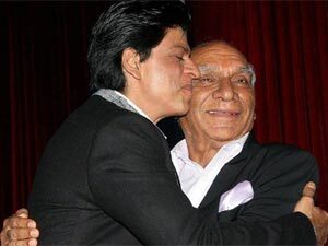 Shah Rukh Khan's Rare Pics With Yash Chopra - Filmibeat