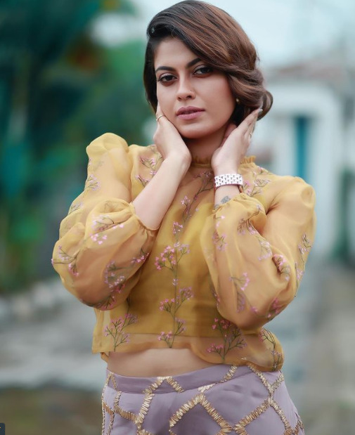 Anusree’s Stunning Pictures That Went Viral On The Internet! - Filmibeat