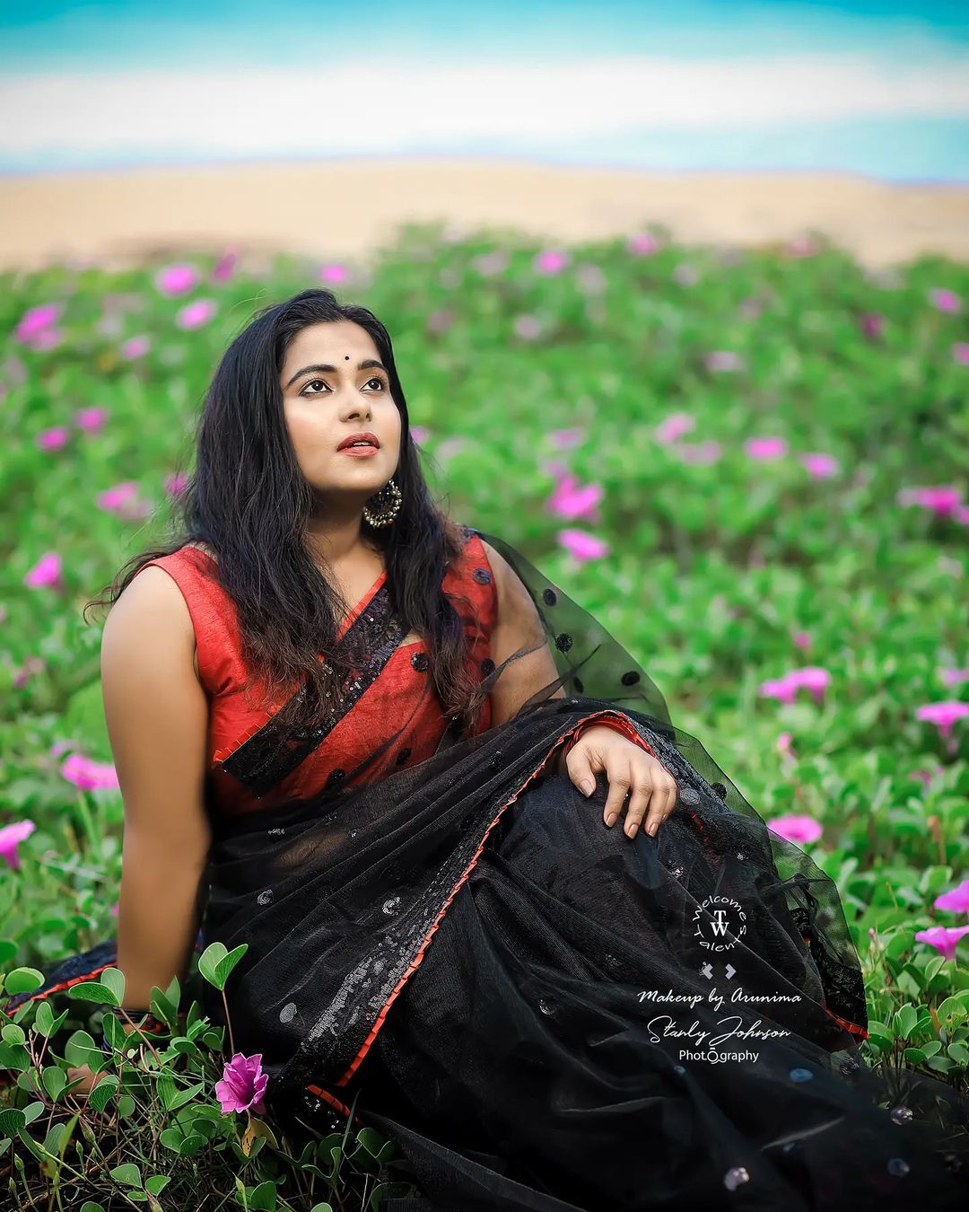 സാരിയിൽ അതീവ സ്റ്റൈലീഷായി ഫറ ഷിബില, ചിത്രങ്ങൾ നോക്കൂ | Mollywood ...