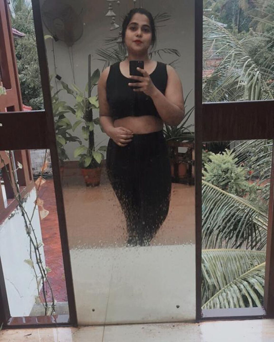 ഫിറ്റാണ് ഫറ, പവര്‍ഫുള്‍ ആണ് ഫറ; അമ്മിണിപ്പിള്ള നായികയുടെ വര്‍ക്കൗട്ട് ...