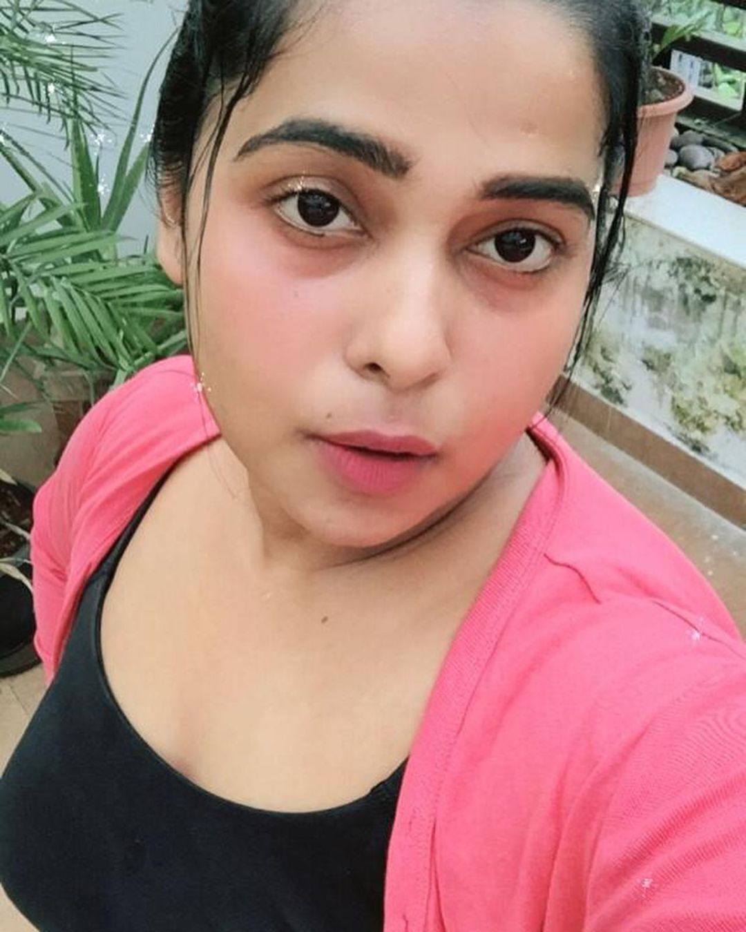 ഫിറ്റാണ് ഫറ, പവര്‍ഫുള്‍ ആണ് ഫറ; അമ്മിണിപ്പിള്ള നായികയുടെ വര്‍ക്കൗട്ട് ...