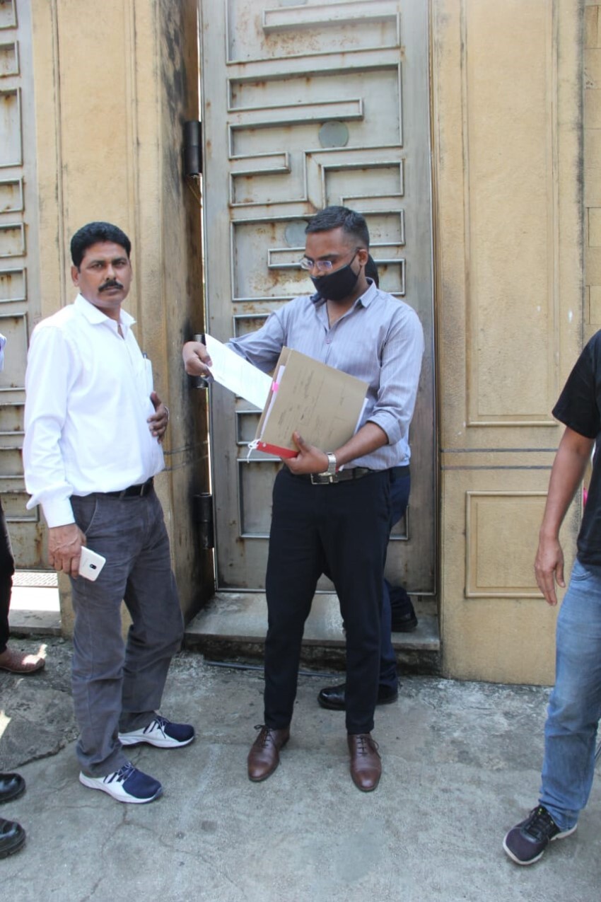 NCB Raid Shahrukh Khan's Residence Mannat In Mumbai - Filmibeat