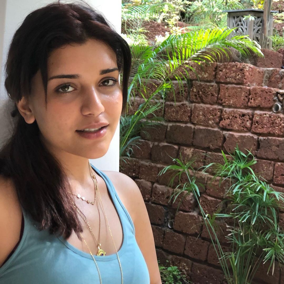 Sara Ali: Latest Pics Of Lucky Ali's Daughter Go Viral - Filmibeat