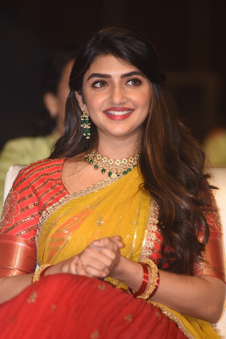 Sreeleela Photos: Latest HD Images, Pictures, Stills & Pics - FilmiBeat